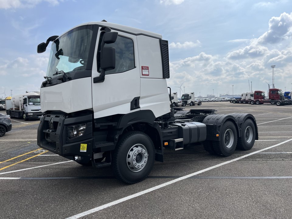 Renault K serie tractor head 6x6 - Intermotive